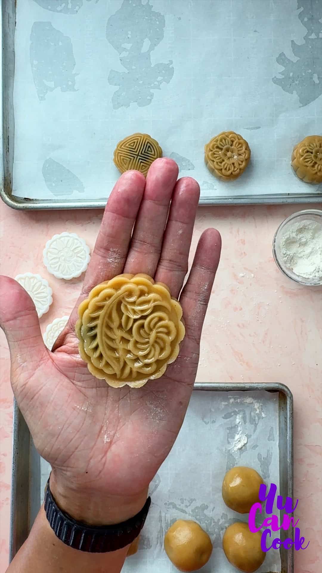 Black Sesame Mooncakes - Yu Can Cook